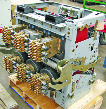 Air Circuit Breaker (ACB) | Construction | Working Principle ...